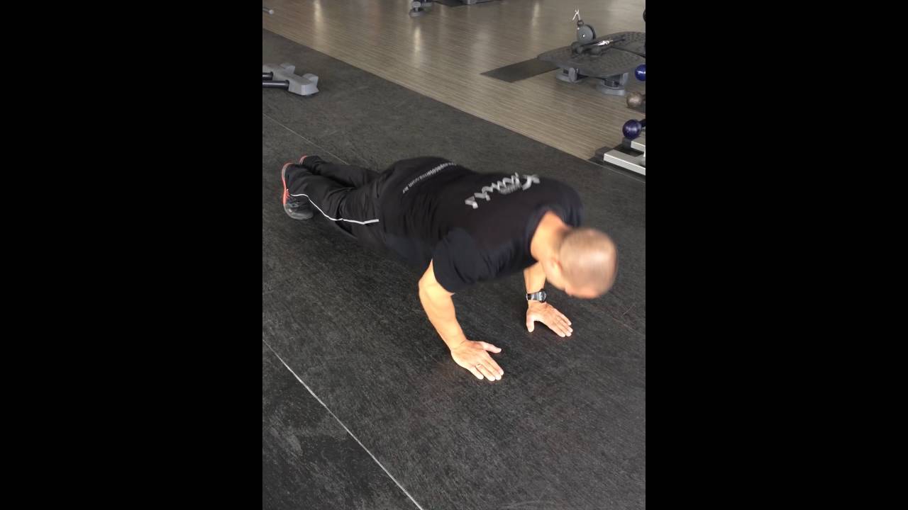 Flexão de Braço fechada ( triceps ) - YouTube