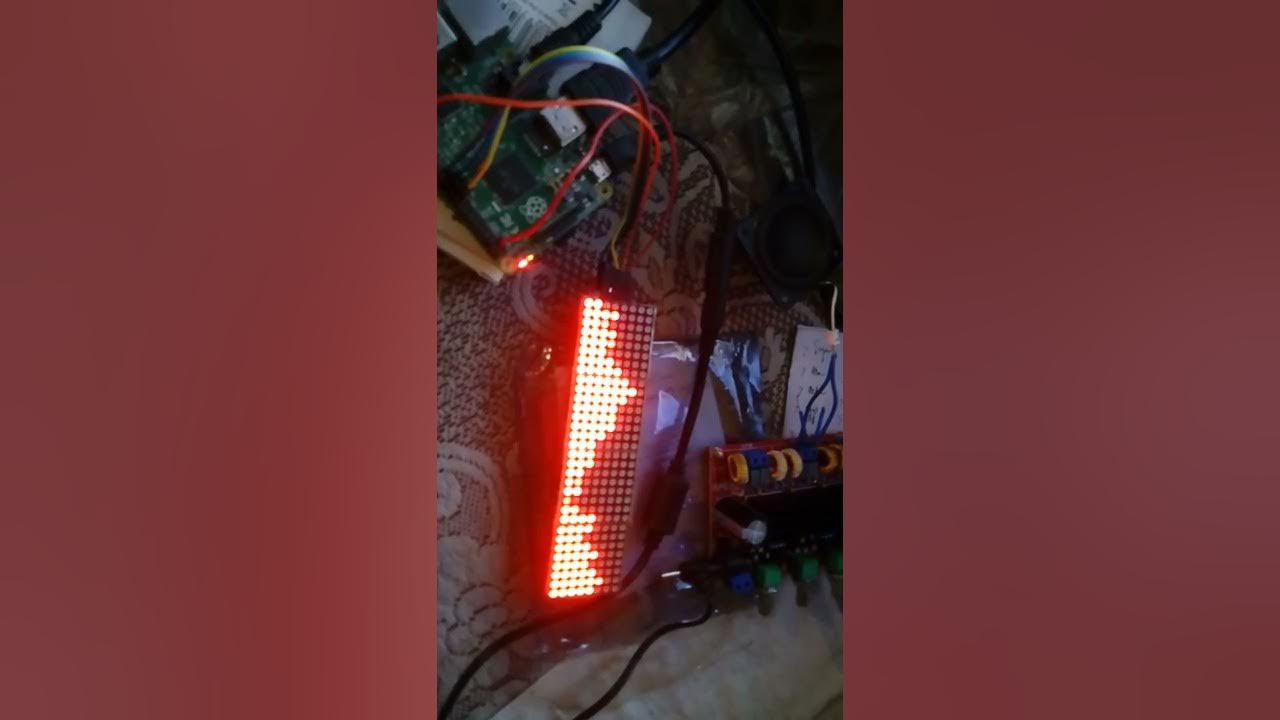 Audio Sample 1, 32 Band Audio Visualizer using Raspberry Pi 2 - YouTube