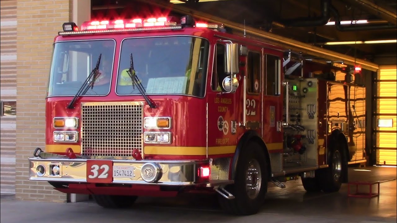 LACoFD Engine 32 Responding - YouTube