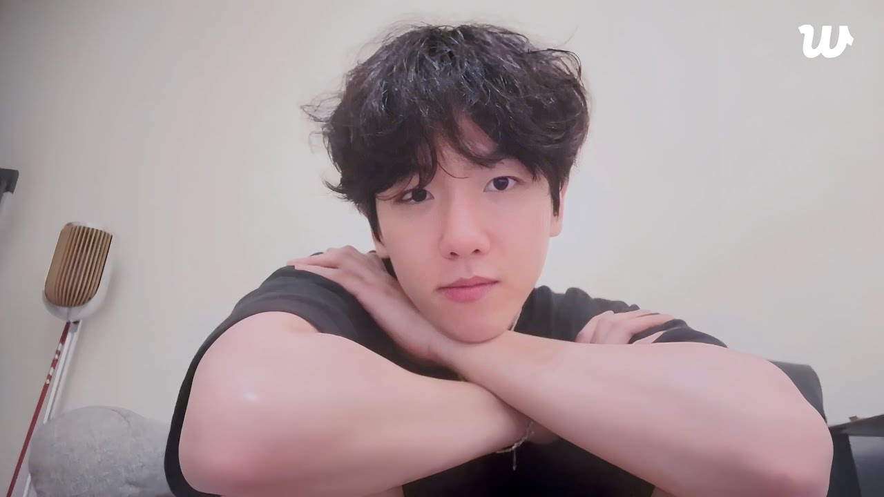 20241101 BAEKHYUN WEVERSE LIVE | INB100 CEO is working - YouTube