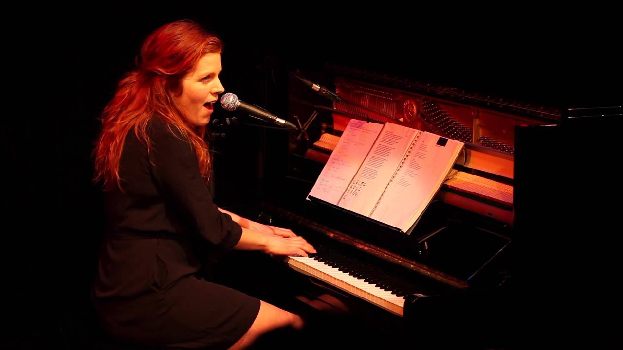 Vlakke Land ( tekst en muziek Jaques Brel) uitgevoerd door Renee van ...