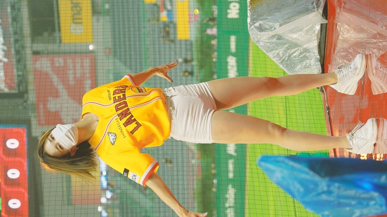 220706 잠깐만요 연안부두 듣고가실께요~ SSG랜더스 치어리더 이시아 직캠 / Cheerleader, LEE SIA ...