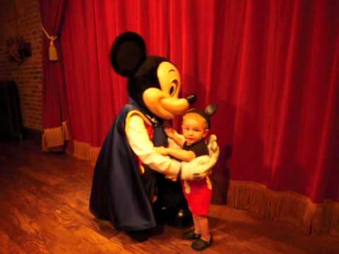 Talking Mickey Mouse at Disney World Magic Kingdom - YouTube