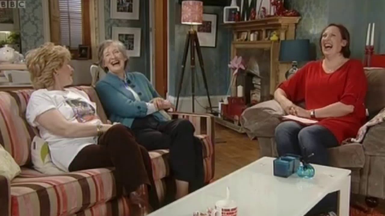 Miranda S02 Extra 06 Miranda Meets Patricia Hodge And Miranda's Mum ...
