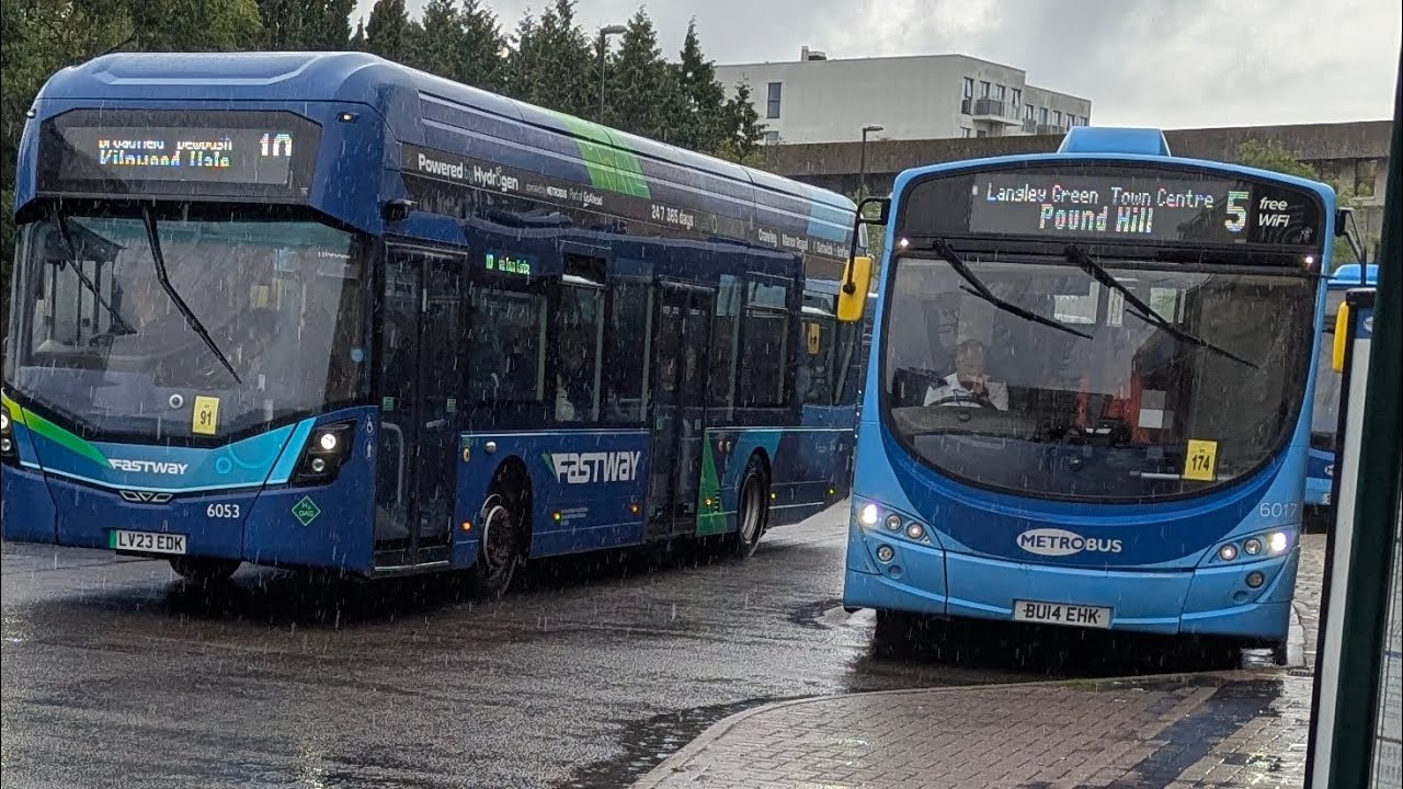 Bus spotting at Crawley bus station (31/7/2025) - YouTube