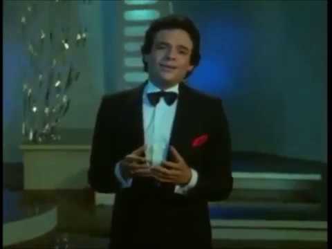 José José a capella -LO DUDO 1983- - YouTube
