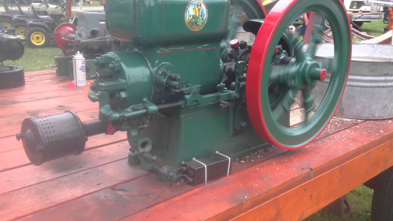Cool old hit and miss engines at steam and tractor show - YouTube