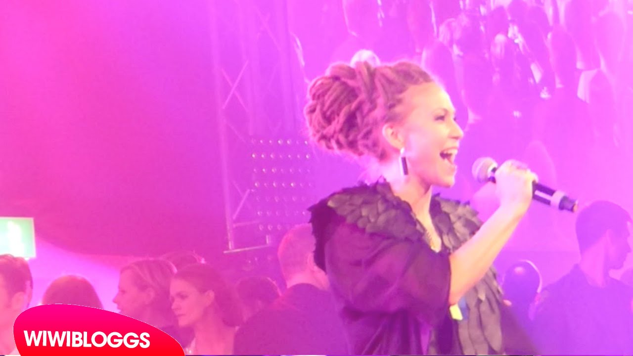 Melodifestivalen Afterparty: Mariette sings "Don't Stop Believing" live ...