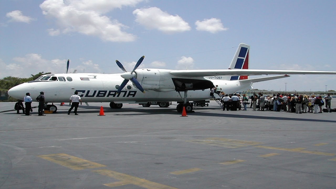 AN-26 - CUBANA - LANDING [ LA HABANA - MUHA ] FSX - YouTube
