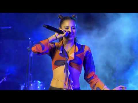 [4K] Mia Bella - Man I Need (Olivia Dean) (Live Performance) @  PPOP IT UP at Viva Cafe