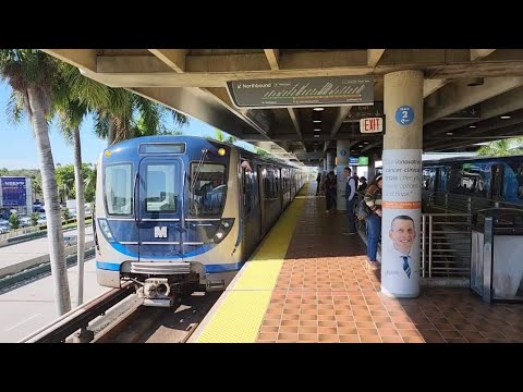 Miami Metrorail Northbound Orange Line Train ride from Dadeland North ...