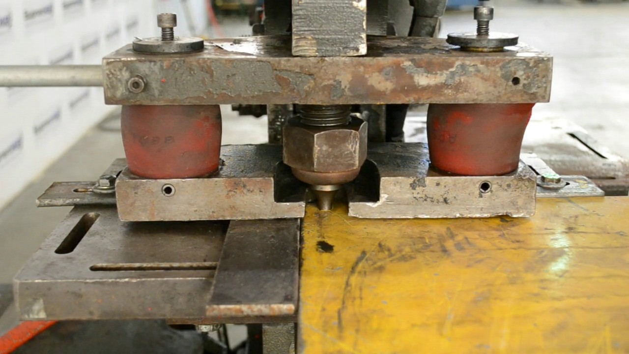 Edwards 55 Ton Hydraulic Ironworker, Single Phase - YouTube