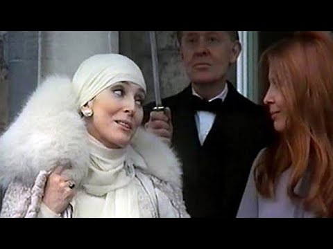 84 Italian movie with a woman in fur coat