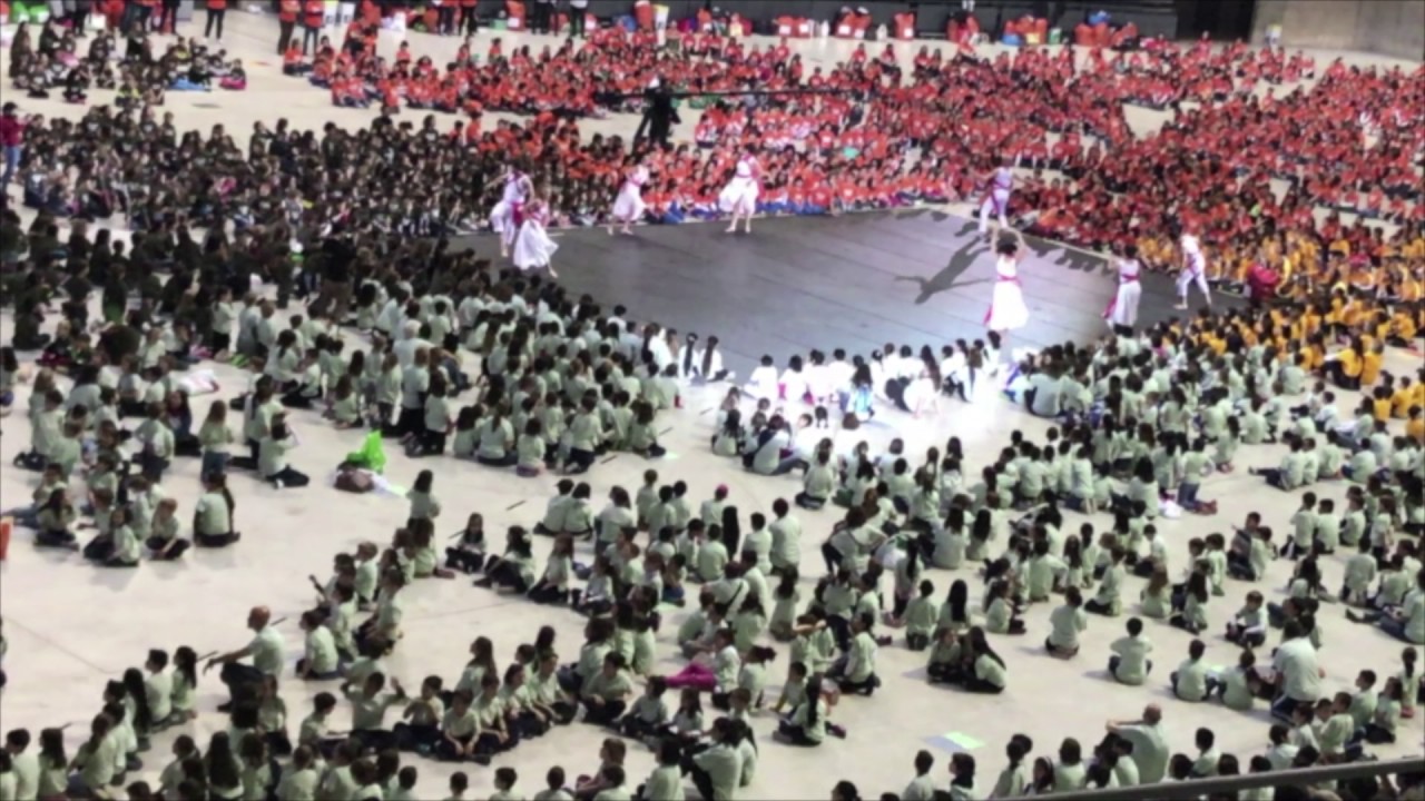 Simon Dance Ara 2017 - YouTube