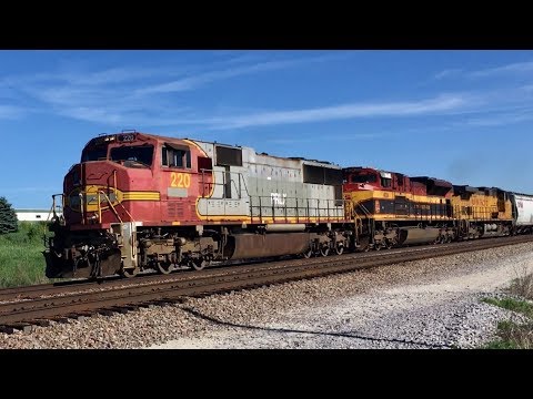 PRLX SD75M leads train north through Pleasant Prairie, WI. 6/13/18 - YouTube