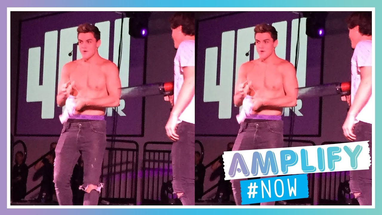 DOLAN TWINS SEND FANS INTO FRENZY - YouTube