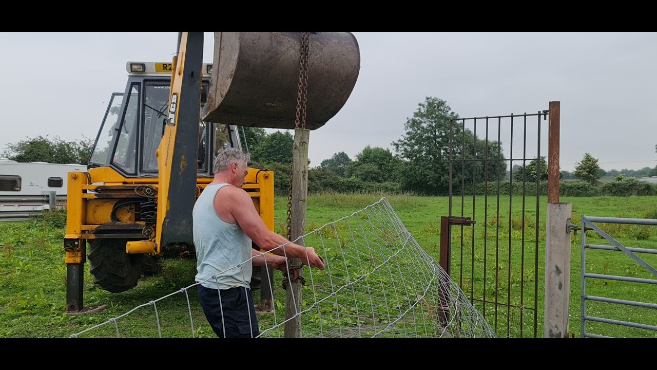 Easy fence post removal. - YouTube