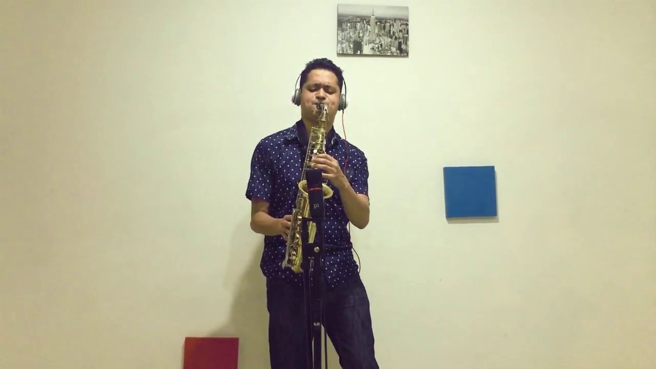 Santo y Poderoso Solo sax Edwin Sepulveda - YouTube
