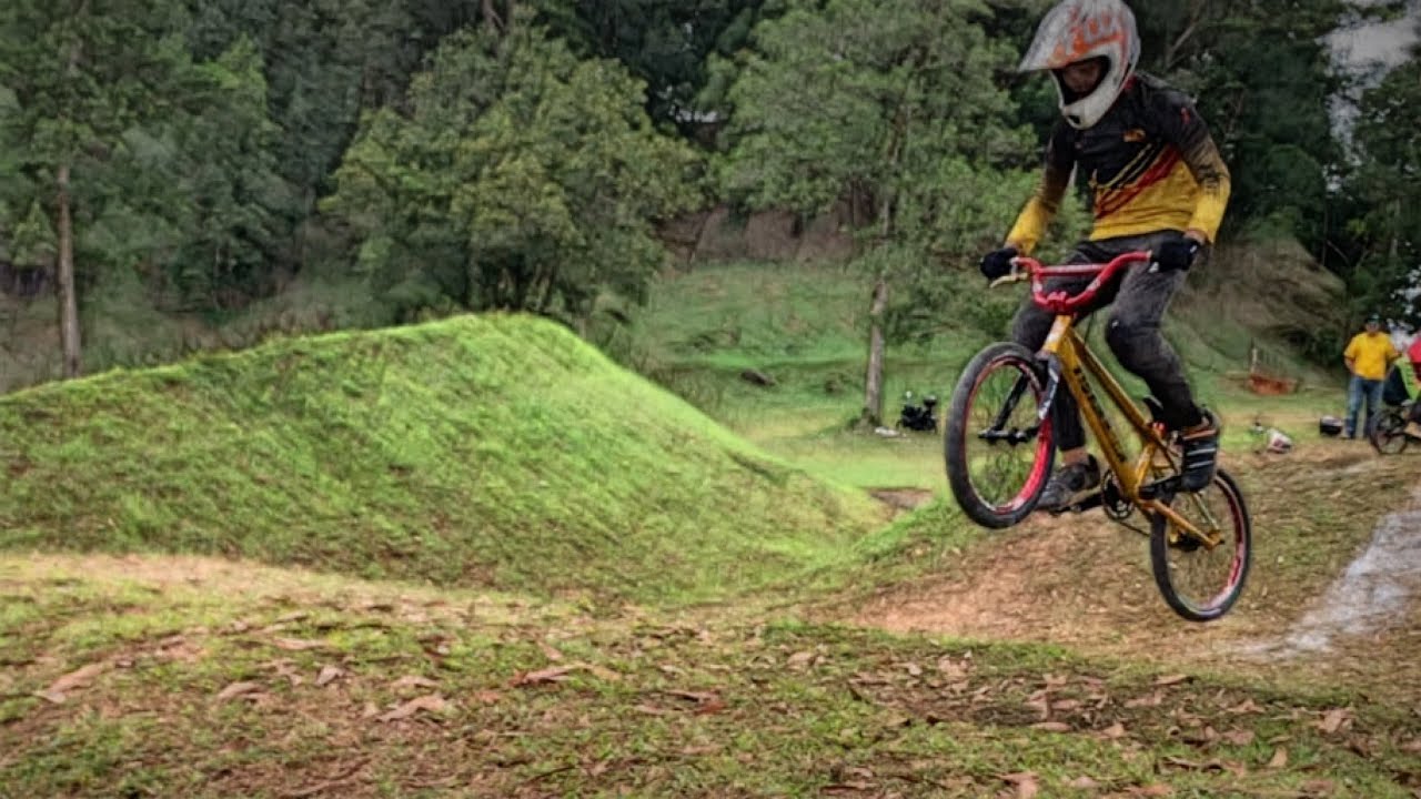 Bukit Siol BMX Team Training Day - YouTube