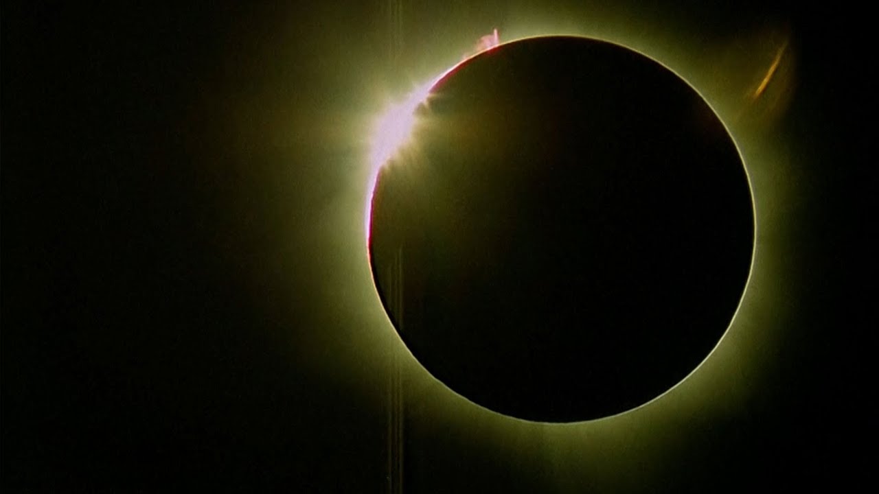 Rare Full Solar Eclipse | साल 2016 पहला और आखरी पूर्ण सूर्यग्रहण - YouTube