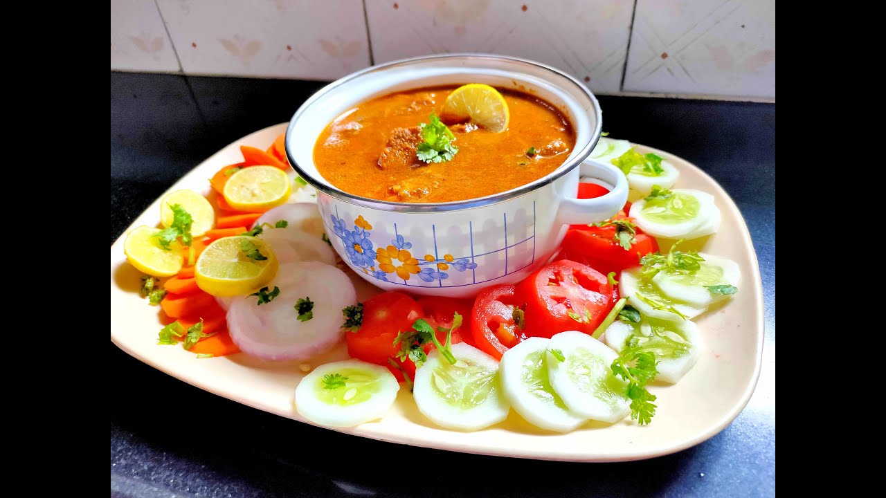 Maharashtrian Style Chicken Curry - YouTube