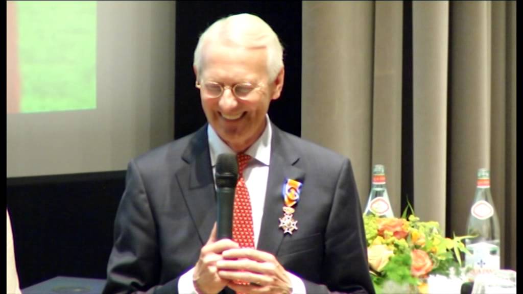 Philips topman Harry Hendriks met pensioen - YouTube