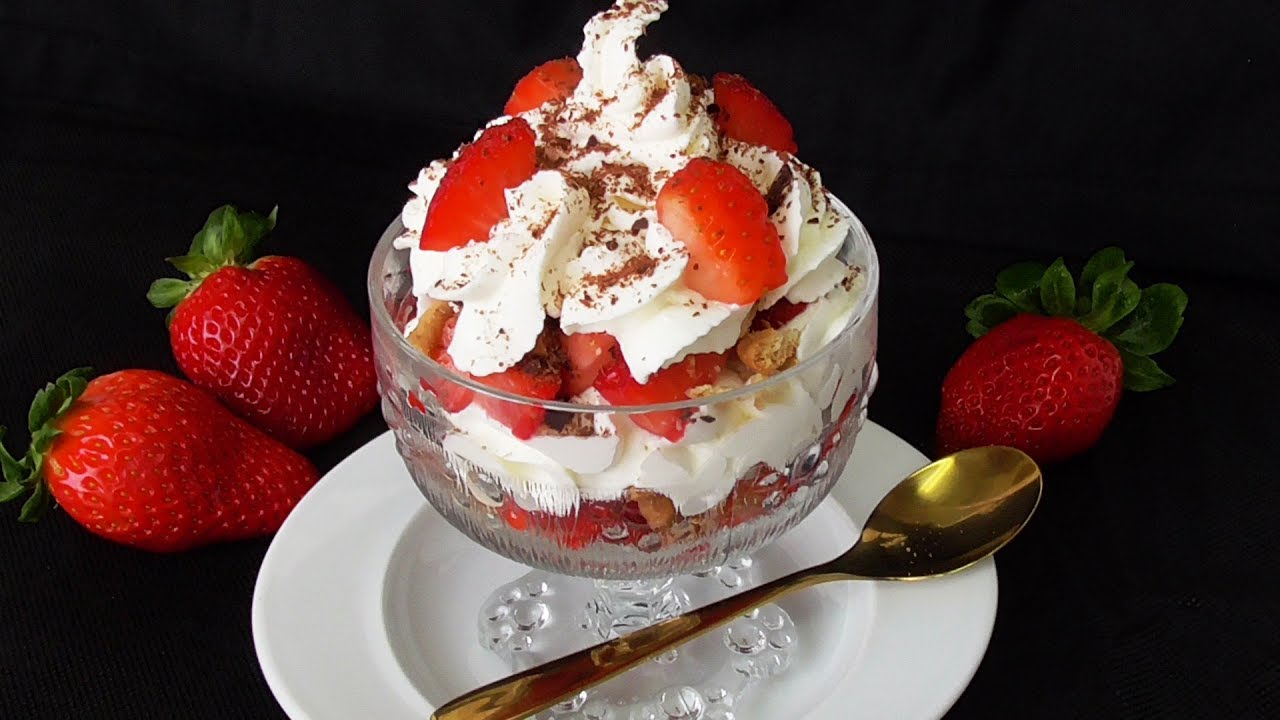 COPA DE FRESAS CON NATA - YouTube