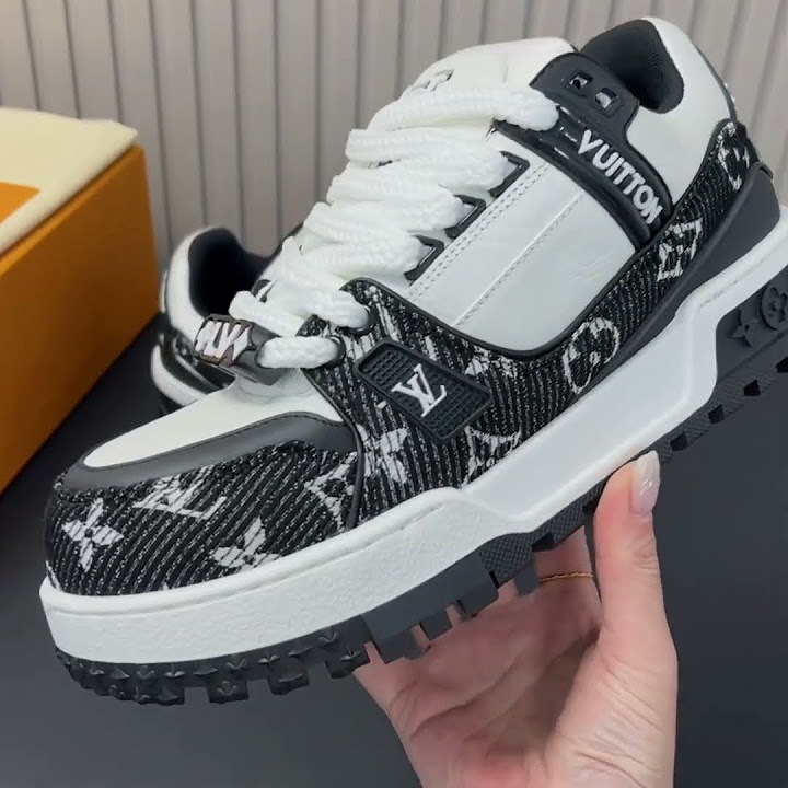 LV Trainer Maxi Sneakers Available in : Black & White📩 For orders DM on Insta now 👍 Post 55 ...
