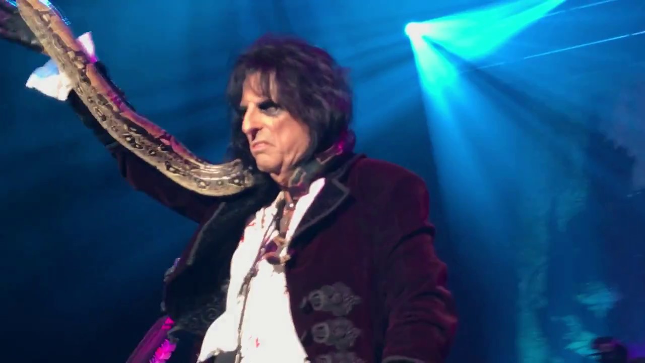 Alice Cooper "Welcome To My Nightmare" front row 6-21-17 - YouTube