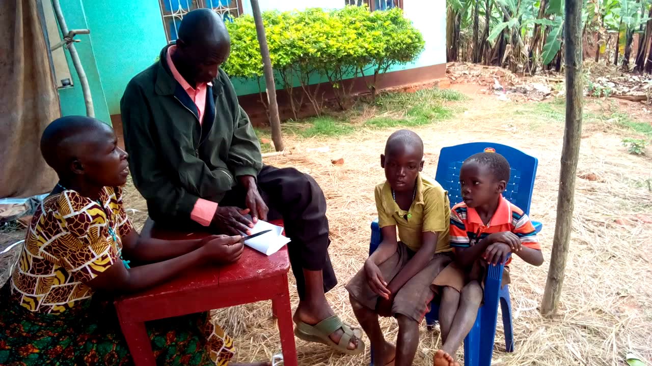 TEACHING CHILDREN CATECHISM - YouTube