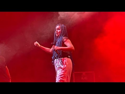 Nikita Gandhi Live Concert in TIT College, Bhopal | Nikita Gandhi ...