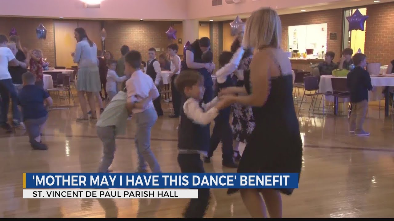 Sons and moms get on the dance floor for Mother's Day - YouTube