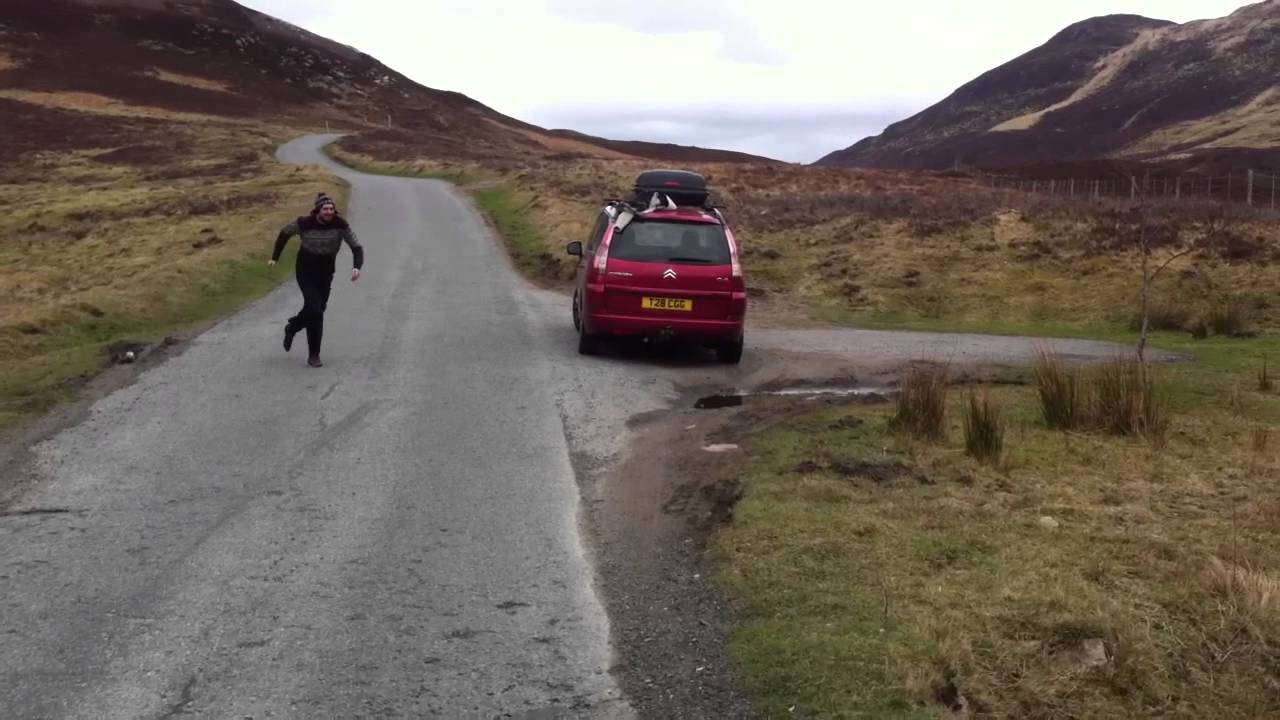Stream jump fail..funny - YouTube