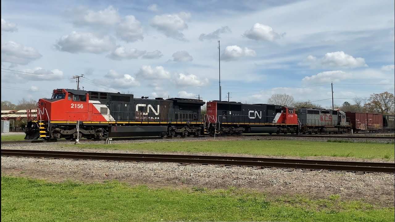 CN Dash 8 2156 with KCS Grey Ghost 6092 on CN A489 in Hattiesburg, MS ...