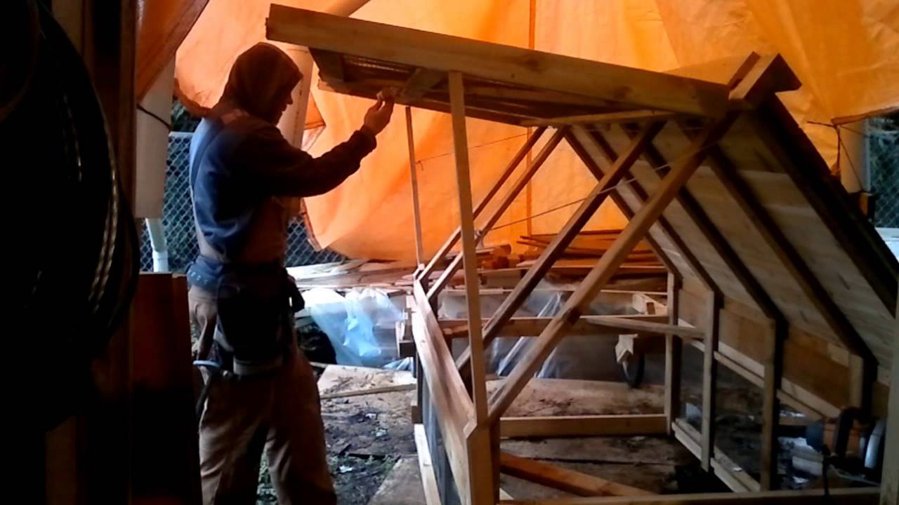 Chicken Tractor: Door prop - YouTube