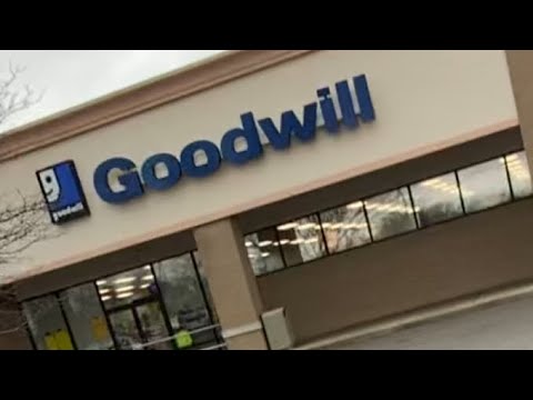 Goodwill 👛👡👖 #goodwillfinds #goodwillhaul #goodwillshopwithme # ...