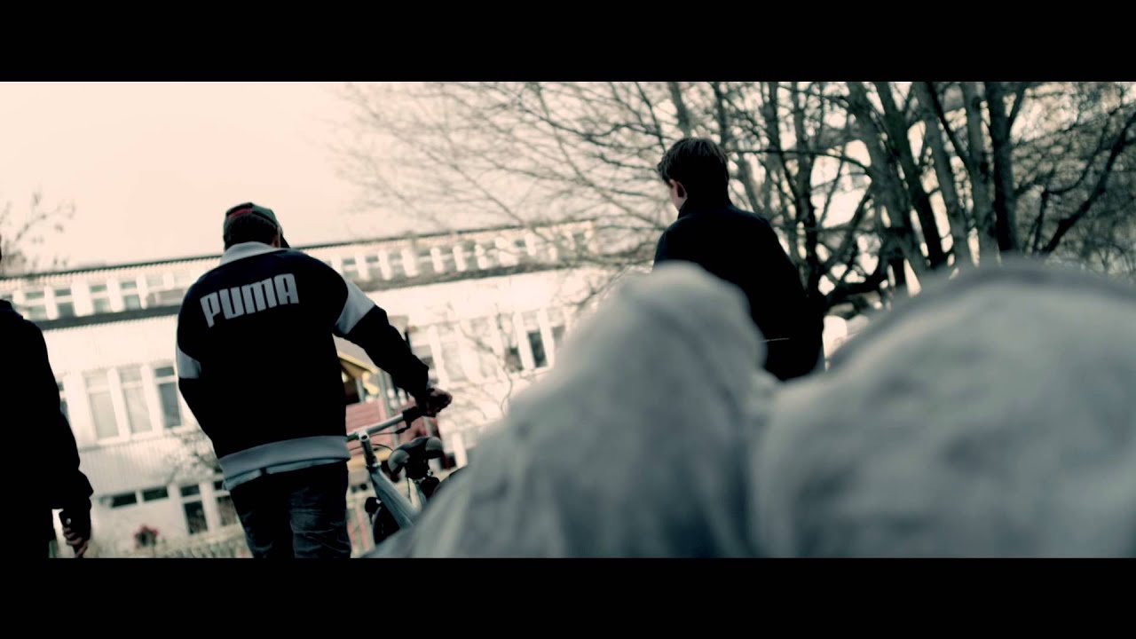 General Knas - Flyg Lilla Fågel [Officiell Video] - YouTube