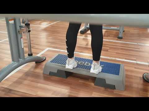 Mollets - Extension à la smith machine sur step - YouTube