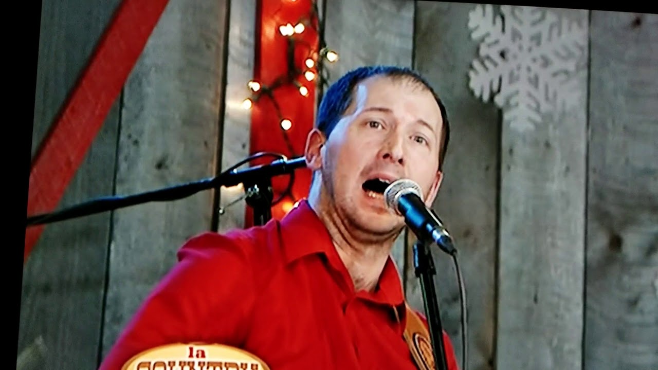 James Despres singing a couple with Midnight Fire on la Country Show ...