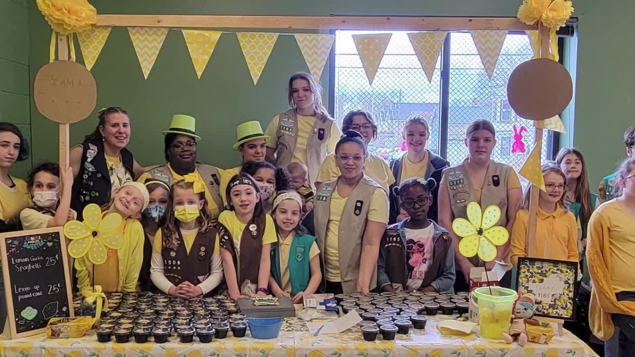 Girl Scouts honor first baby girl born on Founders' Day - YouTube