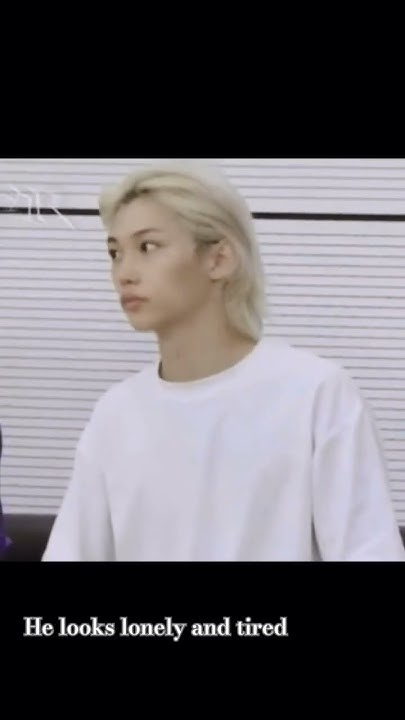 FELIX LOOKS LONELY AND TIRED STRAY KIDS #straykids #felix - YouTube