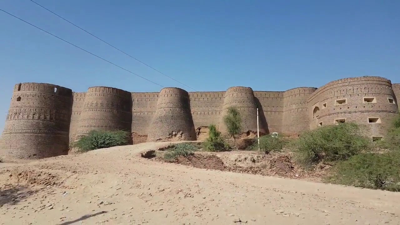 Qila Derawar - Derawar Fort Bahawalpur - Cholistan - YouTube
