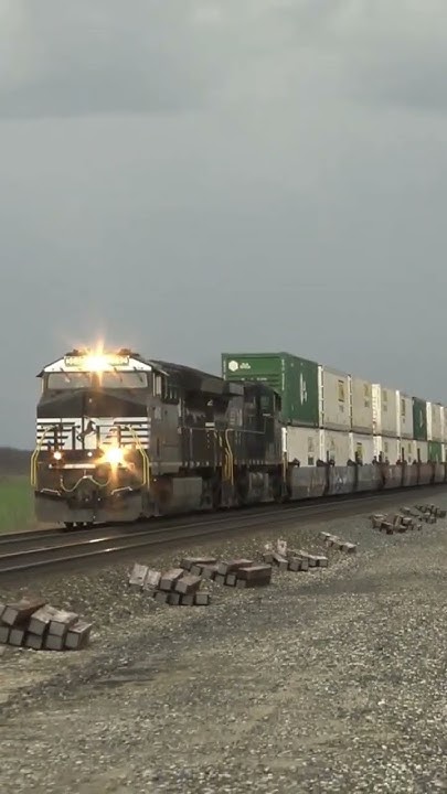 NS 3642 East. Norfolk Southern Chicago Line. Rolling Prairie, Indiana. #train - YouTube
