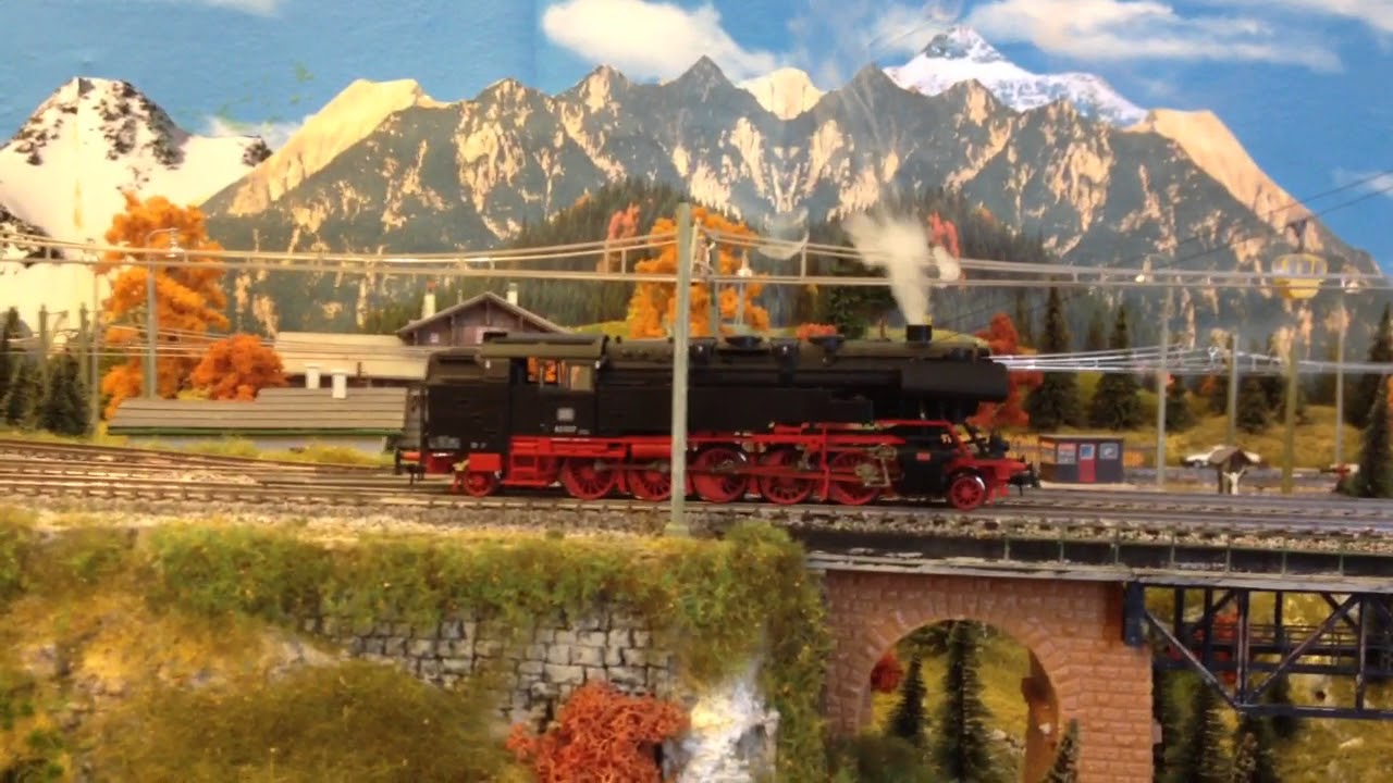 Roco 78721 BR 85 unter Dampf - YouTube
