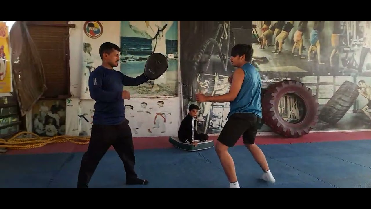 kick practice in my dojo karate do - YouTube