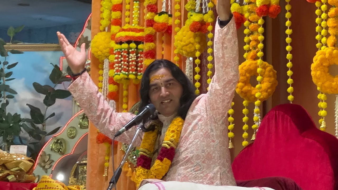 Beautiful Flute Playing Near Shri Devkinandan Thakur Ji In Canada 🍁 ...