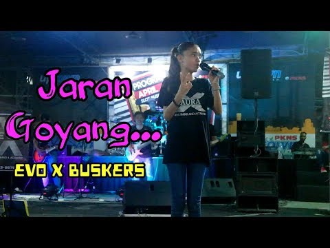 Evo X Buskers feat pengunjung uptown | JARAN GOYANG cover