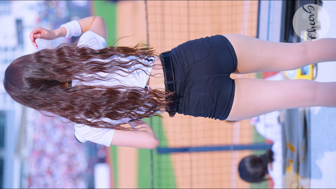 [4K] 몸선 끝판왕ㄷㄷ 김해리 치어리더 직캠 Kim HaeRi Cheerleader 250511 - YouTube