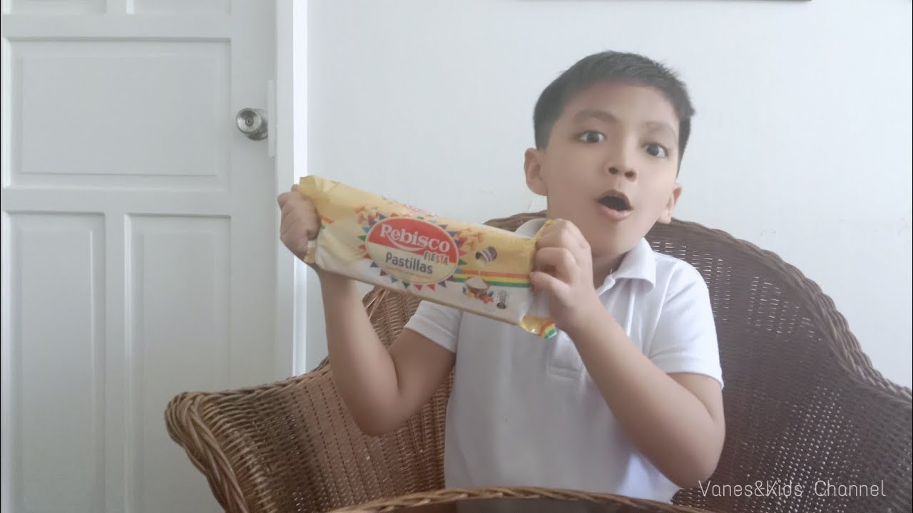 Rebisco Fiesta Pastillas Cream-Filled Cracker Sandwich Taste Test ...