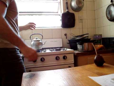 Cebando mate - YouTube